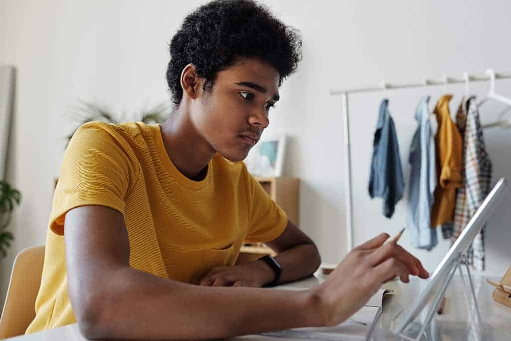 Het puberbrein: zo werkt het in het hoofd van je kind - Blijtijds.nl